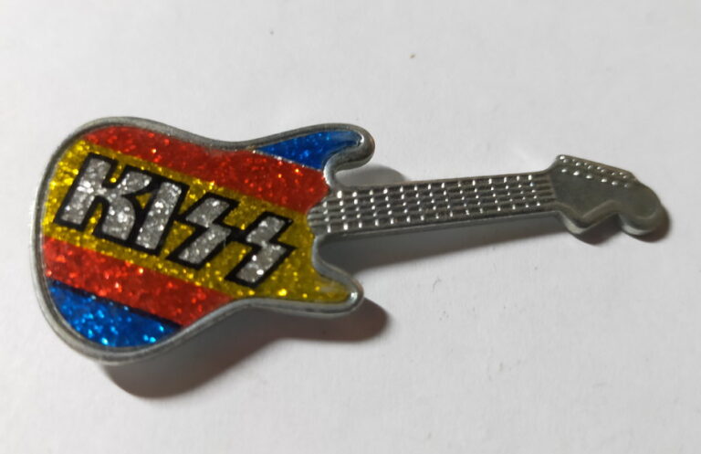 Kiss Pin guitar with logo – Eulenspiegel's KISS Collector SHOP